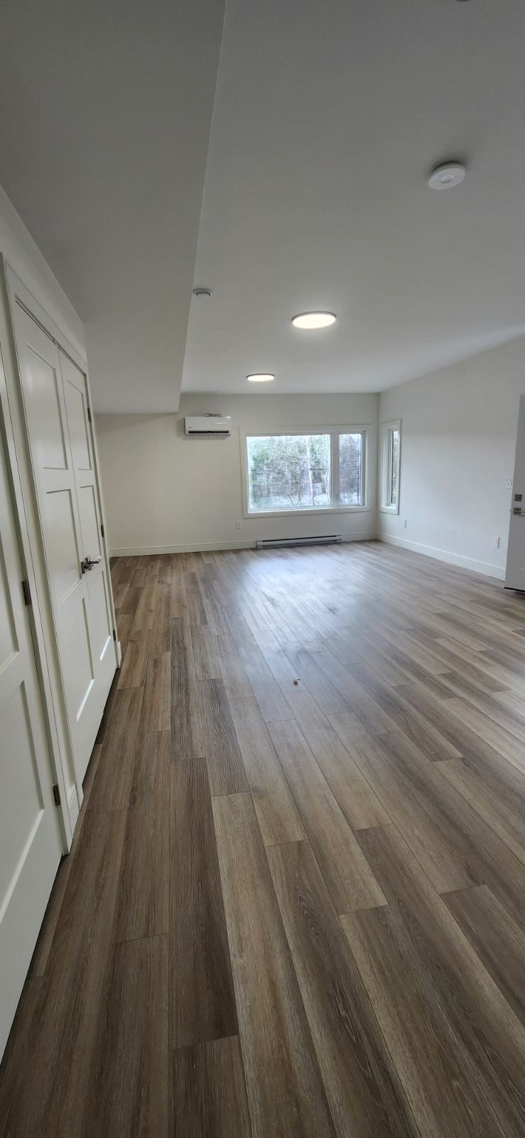 One bedroom new main floor unit, Beaverbank road - Lets Rent